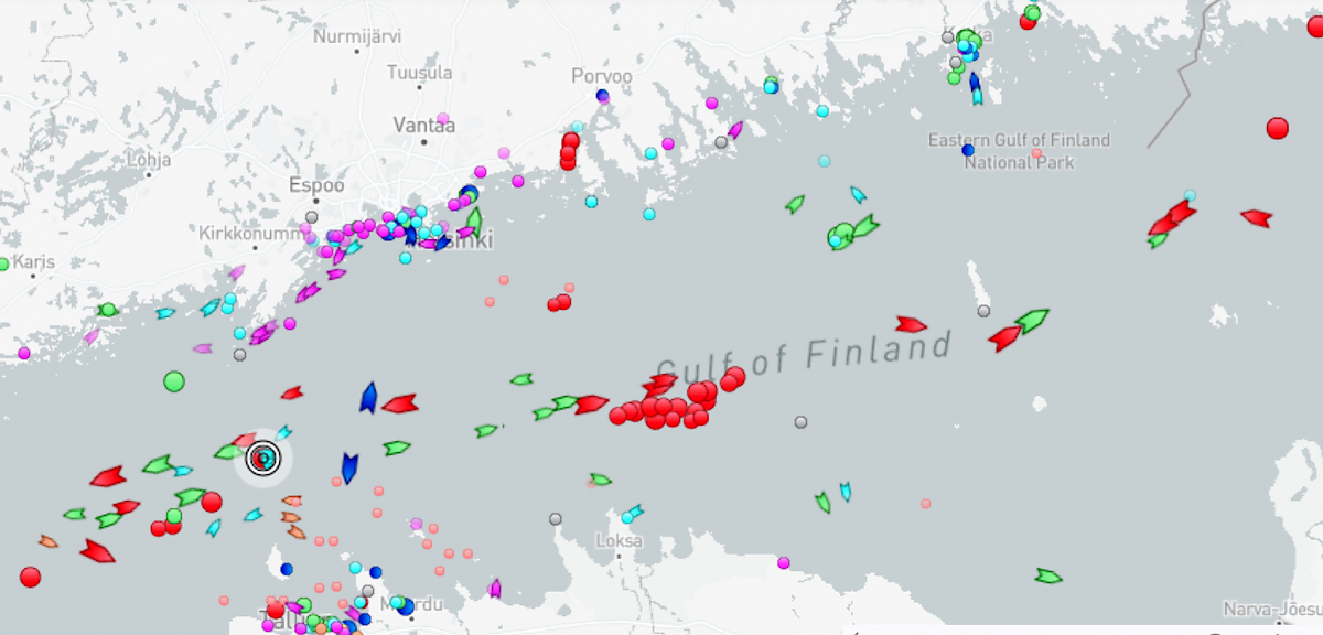 Marshallinsaarten lipun alla purjehtivan öljytankkeri Alexian tulipalo ...